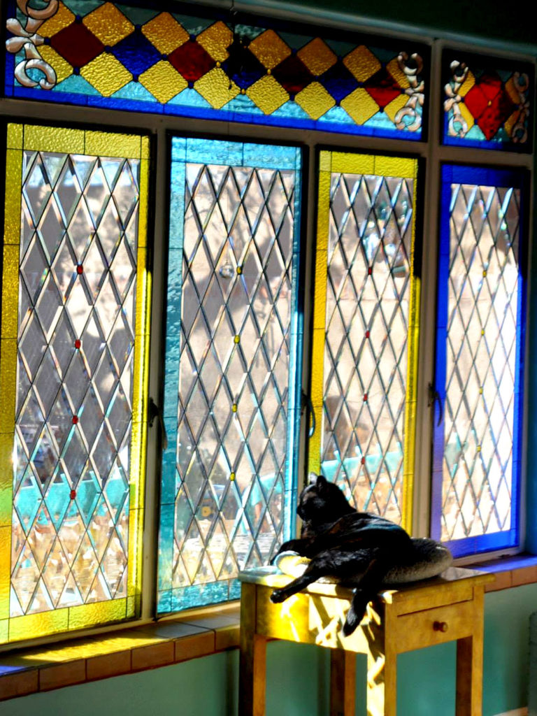 Tudor Style Windows | Beautiful Classic Leaded Glass Diamonds